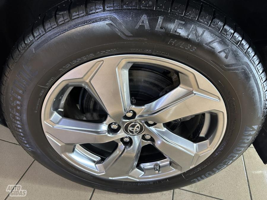 Black Toyota RAV4 2019 in Avizieniai, with an engine capacity of 2.50 L and mileage of 55 thousand km for 28500 €, photo 5 on AUTOMOTO.COM.LV