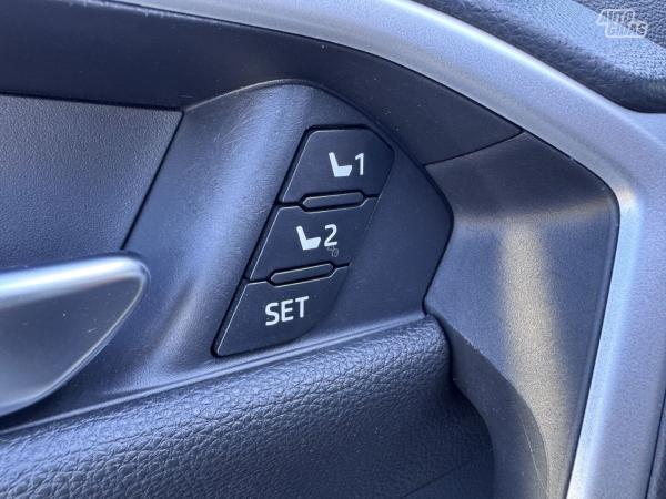 Black Toyota RAV4 2019 in Avizieniai, with an engine capacity of 2.50 L and mileage of 55 thousand km for 28500 €, photo 10 on AUTOMOTO.COM.LV