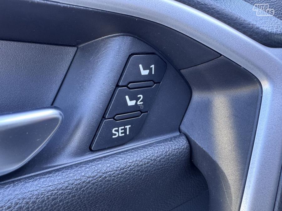 Black Toyota RAV4 2019 in Avizieniai, with an engine capacity of 2.50 L and mileage of 55 thousand km for 28500 €, photo 11 on AUTOMOTO.COM.LV