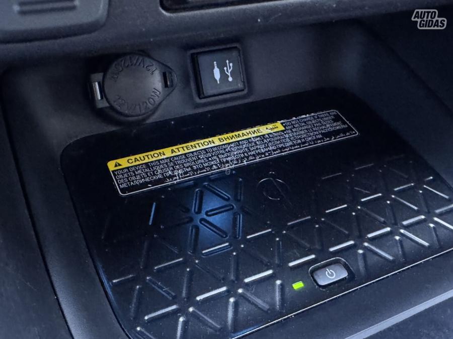 Black Toyota RAV4 2019 in Avizieniai, with an engine capacity of 2.50 L and mileage of 55 thousand km for 28500 €, photo 31 on AUTOMOTO.COM.LV