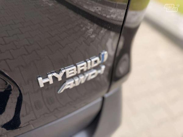 Black Toyota RAV4 2019 in Vilnius, with an engine capacity of 2.50 L and mileage of 254 thousand km for 20950 €, photo 9 on AUTOMOTO.COM.LV