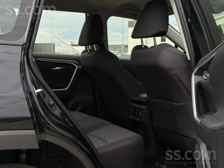 Черный Тойота РАВ 4 2019 в Рига, объемом двигателя 2.00 л и пробегом 64 тыс. км за 24500 €, фото 17 на AUTOMOTO.COM.LV