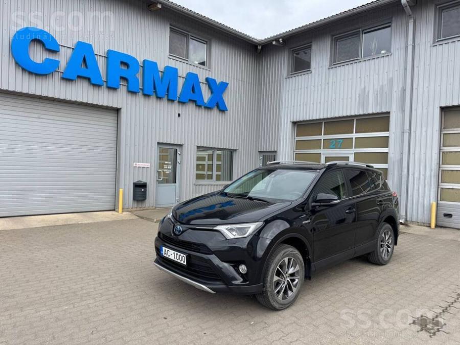 Black Toyota RAV4 2019 in Riga, with an engine capacity of 2.50 L and mileage of 132 thousand km for 18000 €, photo 4 on AUTOMOTO.COM.LV