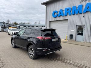 Black Toyota RAV4 2019 in Riga, with an engine capacity of 2.50 L and mileage of 132 thousand km for 18000 €, photo 5 on AUTOMOTO.COM.LV