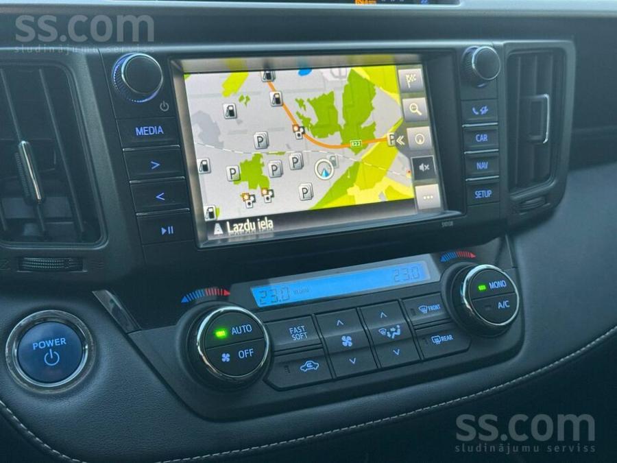 Black Toyota RAV4 2019 in Riga, with an engine capacity of 2.50 L and mileage of 132 thousand km for 18000 €, photo 13 on AUTOMOTO.COM.LV