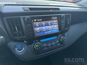Black Toyota RAV4 2019 in Riga, with an engine capacity of 2.50 L and mileage of 132 thousand km for 18000 €, photo 14 on AUTOMOTO.COM.LV