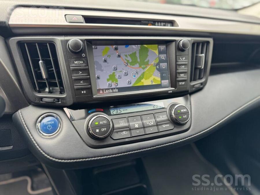 Black Toyota RAV4 2019 in Riga, with an engine capacity of 2.50 L and mileage of 132 thousand km for 18000 €, photo 22 on AUTOMOTO.COM.LV