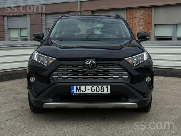 Melns Toyota RAV4 2019 Rīga, ar dzinēja tilpumu 2.00 L un nobraukumu 64 tūkst. km par 23500 €, foto 6 vietnē AUTOMOTO.COM.LV