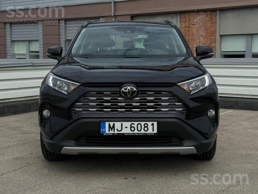 Melns Toyota RAV4 2019 Rīga, ar dzinēja tilpumu 2.00 L un nobraukumu 64 tūkst. km par 23500 €, foto 7 vietnē AUTOMOTO.COM.LV