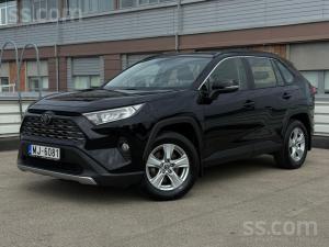 Melns Toyota RAV4 2019 Rīga, ar dzinēja tilpumu 2.00 L un nobraukumu 64 tūkst. km par 23500 €, foto 9 vietnē AUTOMOTO.COM.LV