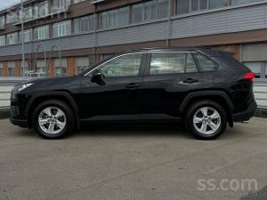 Melns Toyota RAV4 2019 Rīga, ar dzinēja tilpumu 2.00 L un nobraukumu 64 tūkst. km par 23500 €, foto 14 vietnē AUTOMOTO.COM.LV