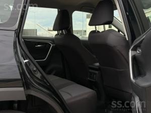 Melns Toyota RAV4 2019 Rīga, ar dzinēja tilpumu 2.00 L un nobraukumu 64 tūkst. km par 23500 €, foto 15 vietnē AUTOMOTO.COM.LV