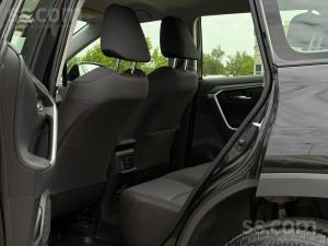 Melns Toyota RAV4 2019 Rīga, ar dzinēja tilpumu 2.00 L un nobraukumu 64 tūkst. km par 23500 €, foto 18 vietnē AUTOMOTO.COM.LV