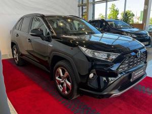 Black Toyota RAV4 2019 in Siauliai, with an engine capacity of 2.49 L and mileage of 127 thousand km for 23900 €, photo 3 on AUTOMOTO.COM.LV