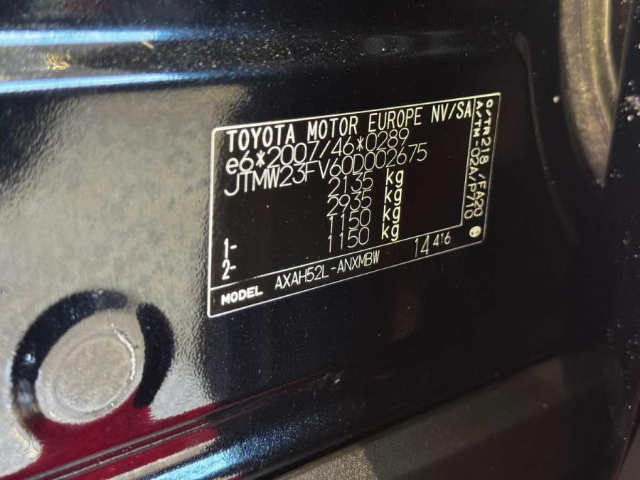 Black Toyota RAV4 2019 in Siauliai, with an engine capacity of 2.49 L and mileage of 127 thousand km for 23900 €, photo 26 on AUTOMOTO.COM.LV