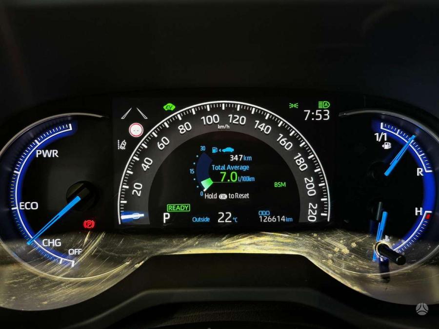 Black Toyota RAV4 2019 in Siauliai, with an engine capacity of 2.49 L and mileage of 127 thousand km for 23900 €, photo 16 on AUTOMOTO.COM.LV
