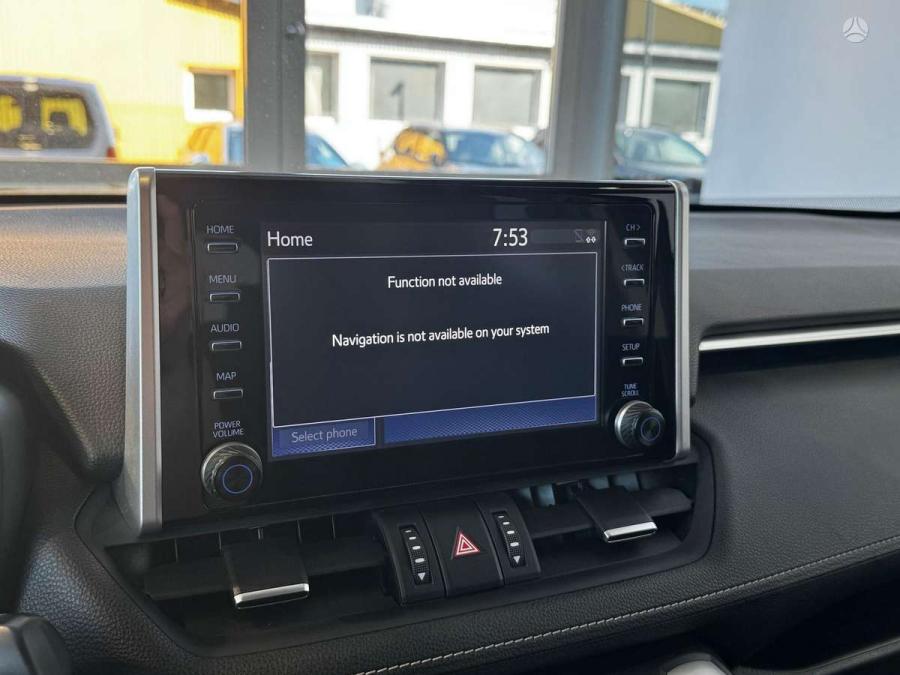 Black Toyota RAV4 2019 in Siauliai, with an engine capacity of 2.49 L and mileage of 127 thousand km for 23900 €, photo 18 on AUTOMOTO.COM.LV