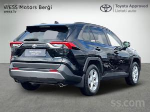Melns Toyota RAV4 2019 Rīga, ar dzinēja tilpumu 2.50 L un nobraukumu 81 tūkst. km par 27490 €, foto 3 vietnē AUTOMOTO.COM.LV