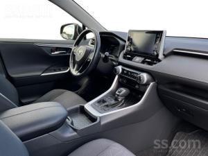 Melns Toyota RAV4 2019 Rīga, ar dzinēja tilpumu 2.50 L un nobraukumu 81 tūkst. km par 27490 €, foto 7 vietnē AUTOMOTO.COM.LV