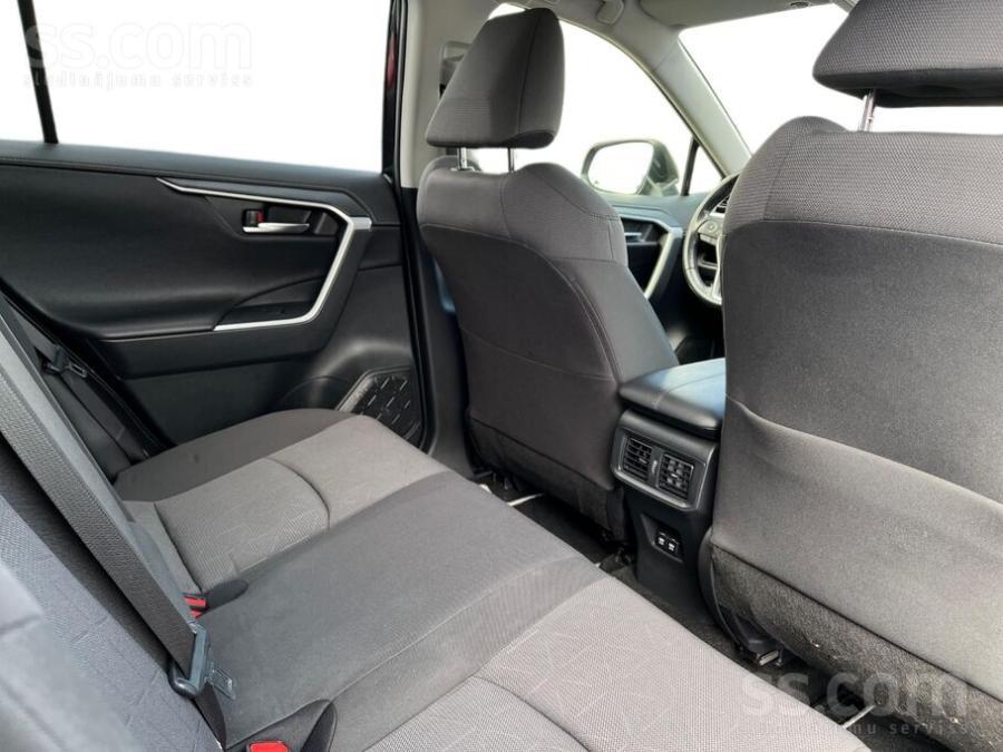 Melns Toyota RAV4 2019 Rīga, ar dzinēja tilpumu 2.50 L un nobraukumu 81 tūkst. km par 27490 €, foto 8 vietnē AUTOMOTO.COM.LV
