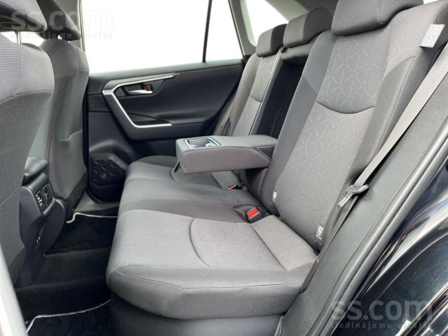 Melns Toyota RAV4 2019 Rīga, ar dzinēja tilpumu 2.50 L un nobraukumu 81 tūkst. km par 27490 €, foto 20 vietnē AUTOMOTO.COM.LV