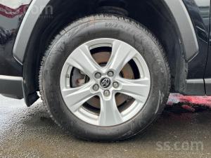 Melns Toyota RAV4 2019 Rīga, ar dzinēja tilpumu 2.50 L un nobraukumu 81 tūkst. km par 27490 €, foto 21 vietnē AUTOMOTO.COM.LV