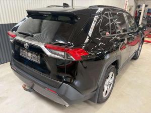 Black Toyota RAV4 2019 in Utena, with an engine capacity of 1.99 L and mileage of 179 thousand km for 18750 €, photo 6 on AUTOMOTO.COM.LV