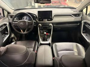 Black Toyota RAV4 2019 in Utena, with an engine capacity of 1.99 L and mileage of 179 thousand km for 18750 €, photo 10 on AUTOMOTO.COM.LV