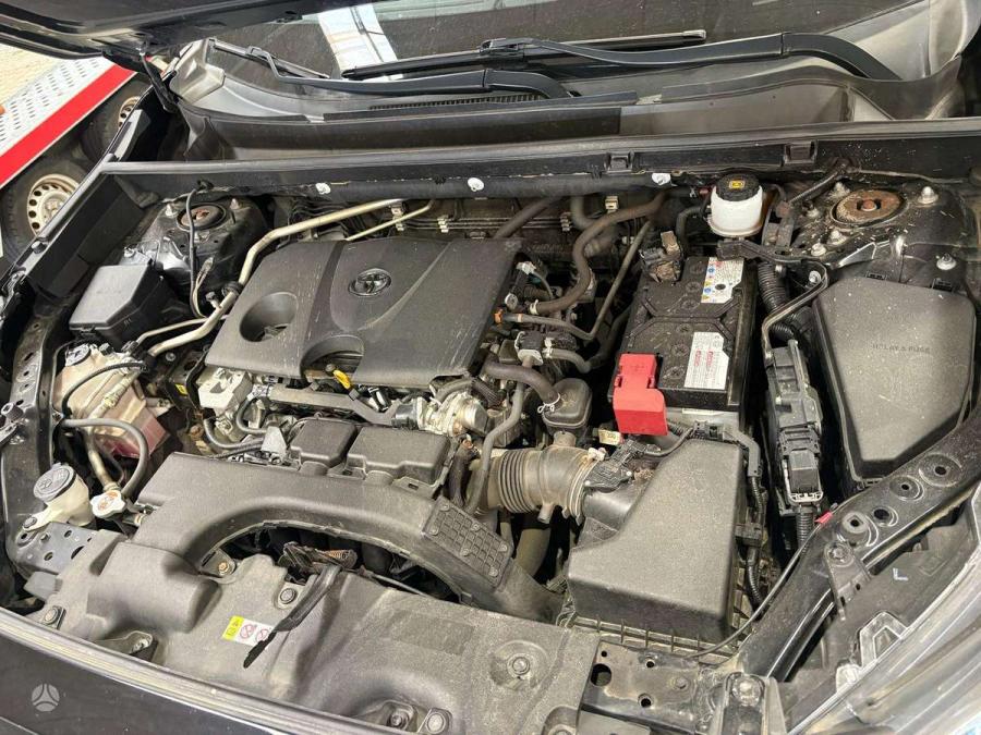 Black Toyota RAV4 2019 in Utena, with an engine capacity of 1.99 L and mileage of 179 thousand km for 18750 €, photo 26 on AUTOMOTO.COM.LV