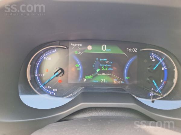 Black Toyota RAV4 2019 in Ogre, with an engine capacity of 2.50 L and mileage of 128 thousand km for 24500 €, photo 8 on AUTOMOTO.COM.LV