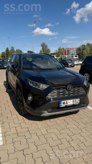 Black Toyota RAV4 2019 in Riga, with an engine capacity of 2.00 L and mileage of 70 thousand km for 25500 €, photo  on AUTOMOTO.COM.LV