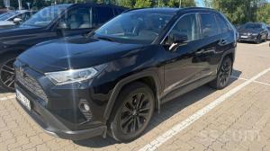Black Toyota RAV4 2019 in Riga, with an engine capacity of 2.00 L and mileage of 70 thousand km for 25500 €, photo 3 on AUTOMOTO.COM.LV