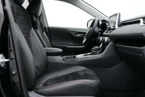 Black Toyota RAV4 2019 in Vilnius, with an engine capacity of 2.49 L and mileage of 94 thousand km for 30990 €, photo 10 on AUTOMOTO.COM.LV