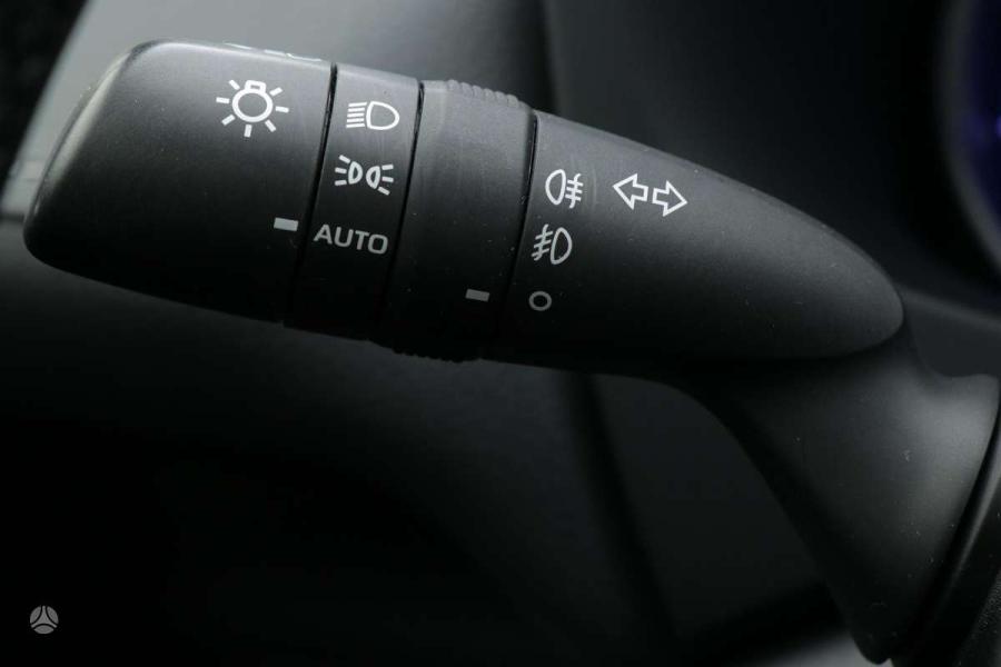 Black Toyota RAV4 2019 in Vilnius, with an engine capacity of 2.49 L and mileage of 94 thousand km for 30990 €, photo 29 on AUTOMOTO.COM.LV