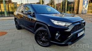 Black Toyota RAV4 2019 in Riga, with an engine capacity of 2.50 L and mileage of 175 thousand km for 24900 €, photo 3 on AUTOMOTO.COM.LV