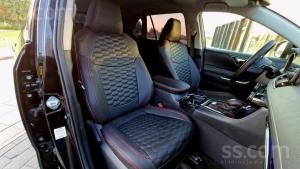 Black Toyota RAV4 2019 in Riga, with an engine capacity of 2.50 L and mileage of 175 thousand km for 24900 €, photo 10 on AUTOMOTO.COM.LV