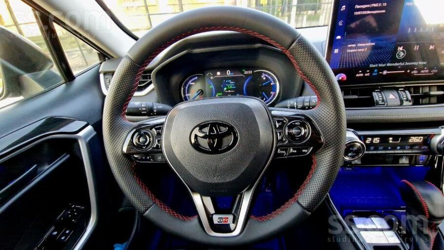 Black Toyota RAV4 2019 in Riga, with an engine capacity of 2.50 L and mileage of 175 thousand km for 24900 €, photo 15 on AUTOMOTO.COM.LV