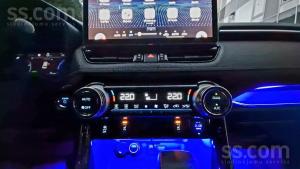 Black Toyota RAV4 2019 in Riga, with an engine capacity of 2.50 L and mileage of 175 thousand km for 24900 €, photo 17 on AUTOMOTO.COM.LV