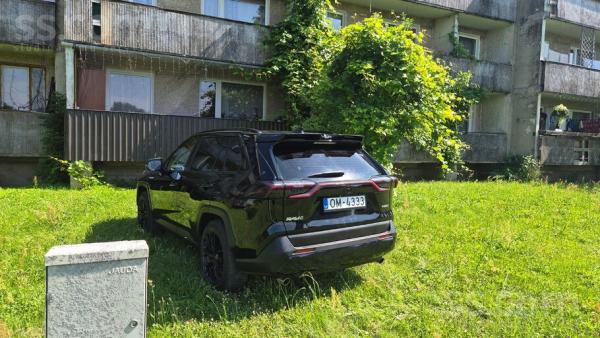 Melns Toyota RAV4 2019 Aizkraukle, ar dzinēja tilpumu 2.50 L un nobraukumu 175 tūkst. km par 24900 €, foto 2 vietnē AUTOMOTO.COM.LV
