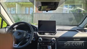 Black Toyota RAV4 2019 in Aizkraukle, with an engine capacity of 2.50 L and mileage of 175 thousand km for 24900 €, photo 6 on AUTOMOTO.COM.LV
