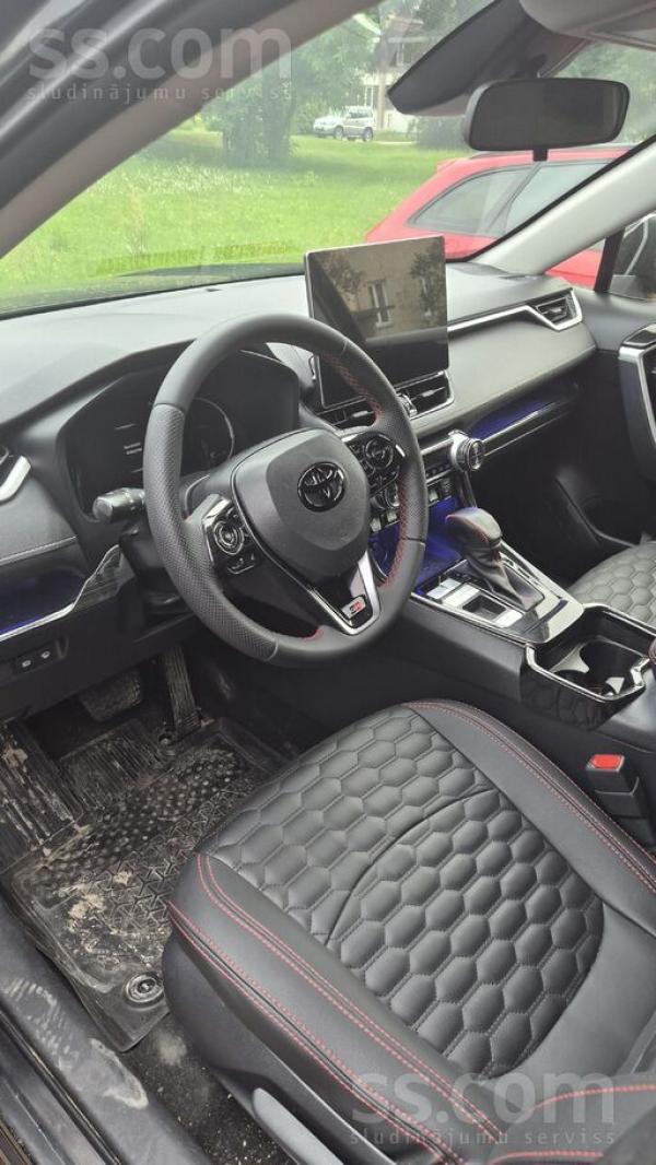 Melns Toyota RAV4 2019 Aizkraukle, ar dzinēja tilpumu 2.50 L un nobraukumu 175 tūkst. km par 24900 €, foto 10 vietnē AUTOMOTO.COM.LV