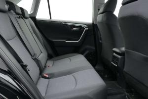Black Toyota RAV4 2019 in Vilnius, with an engine capacity of 1.99 L and mileage of 105 thousand km for 23900 €, photo 11 on AUTOMOTO.COM.LV