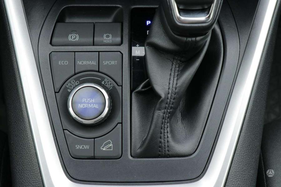 Black Toyota RAV4 2019 in Vilnius, with an engine capacity of 1.99 L and mileage of 105 thousand km for 23900 €, photo 25 on AUTOMOTO.COM.LV