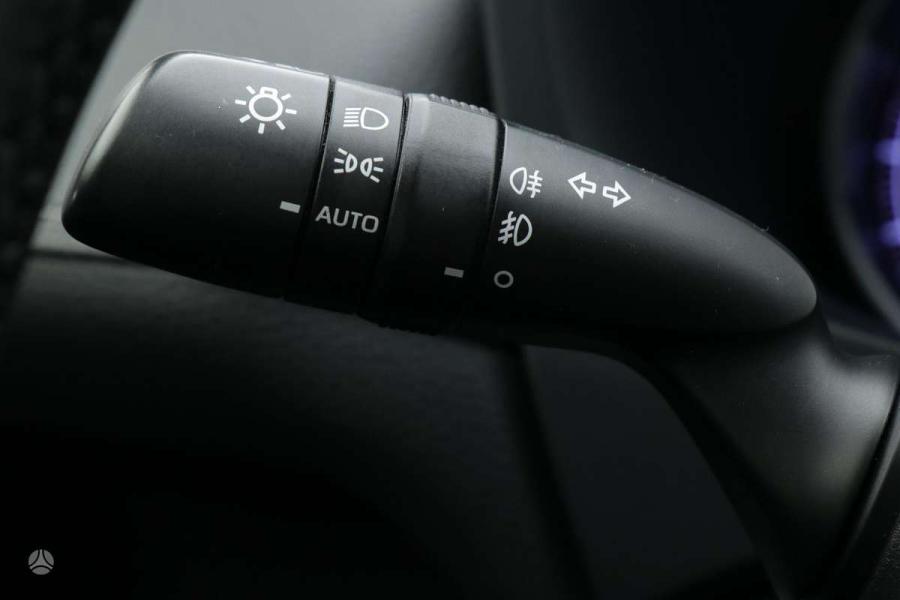 Black Toyota RAV4 2019 in Vilnius, with an engine capacity of 1.99 L and mileage of 105 thousand km for 23900 €, photo 26 on AUTOMOTO.COM.LV