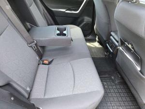 Black Toyota RAV4 2019 in Riga, with an engine capacity of 1.99 L and mileage of 286 thousand km for 15990 €, photo 8 on AUTOMOTO.COM.LV