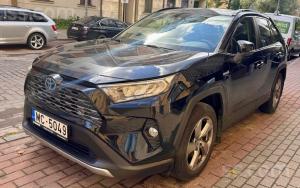 Black Toyota RAV4 2019 in Riga, with an engine capacity of 2.50 L and mileage of 118 thousand km for 22000 €, photo  on AUTOMOTO.COM.LV