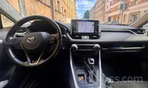 Black Toyota RAV4 2019 in Riga, with an engine capacity of 2.50 L and mileage of 118 thousand km for 22000 €, photo 8 on AUTOMOTO.COM.LV