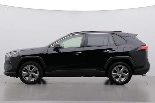 Black Toyota RAV4 2019 in Vilnius, with an engine capacity of 2.49 L and mileage of 124 thousand km for 29990 €, photo 4 on AUTOMOTO.COM.LV