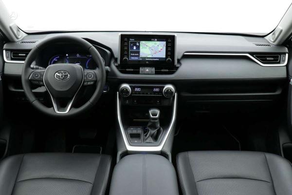 Black Toyota RAV4 2019 in Vilnius, with an engine capacity of 2.49 L and mileage of 124 thousand km for 29990 €, photo 7 on AUTOMOTO.COM.LV