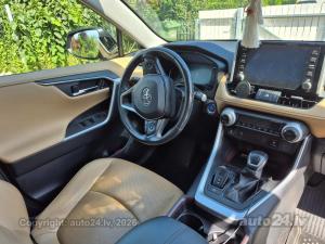 Melns Toyota RAV4 2019 Tallina, ar dzinēja tilpumu 2.50 L un nobraukumu 13 tūkst. km par 25200 €, foto 4 vietnē AUTOMOTO.COM.LV